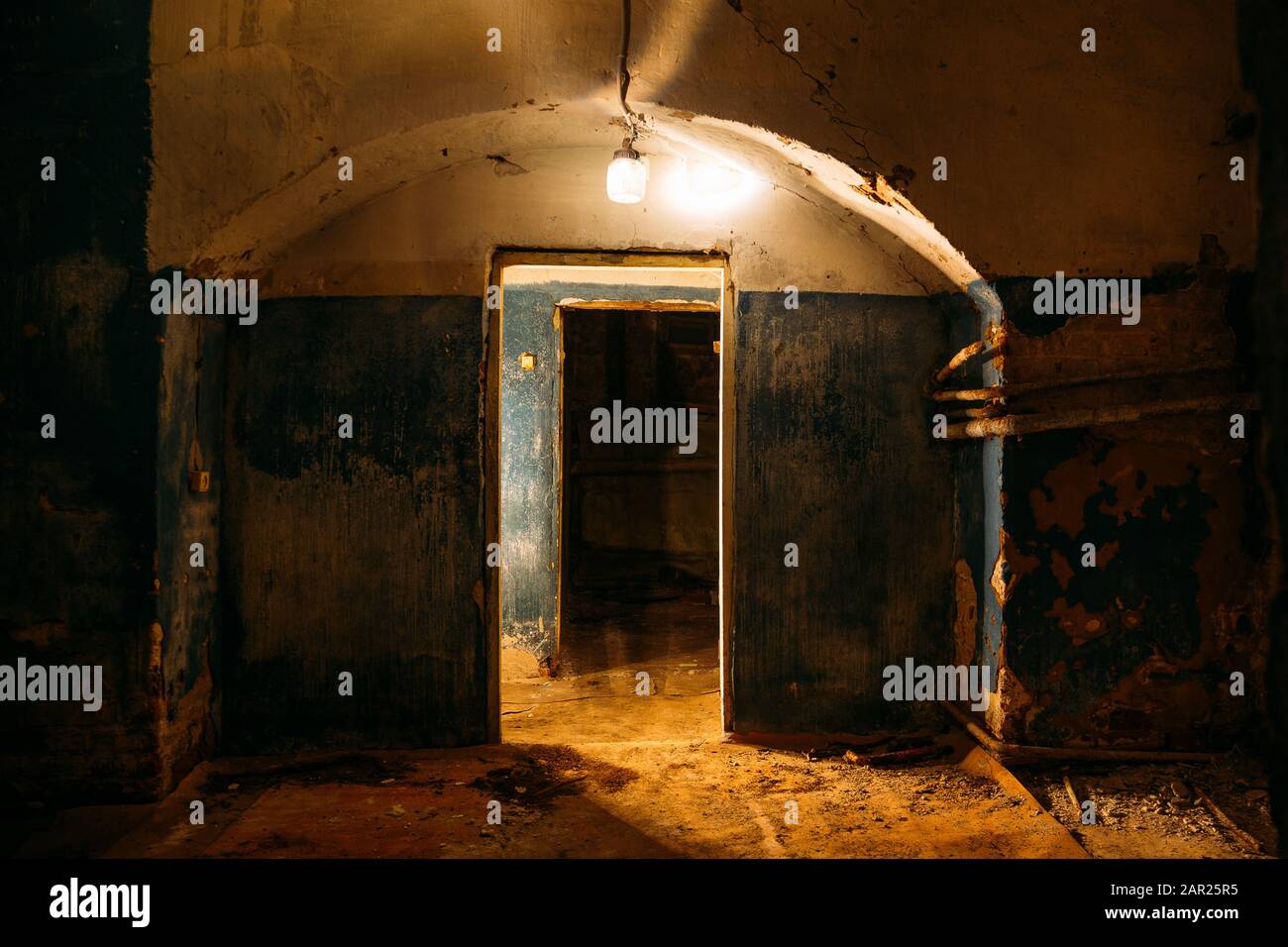 Old dark creepy abandoned basement with lamp Stock Photo - Alamy