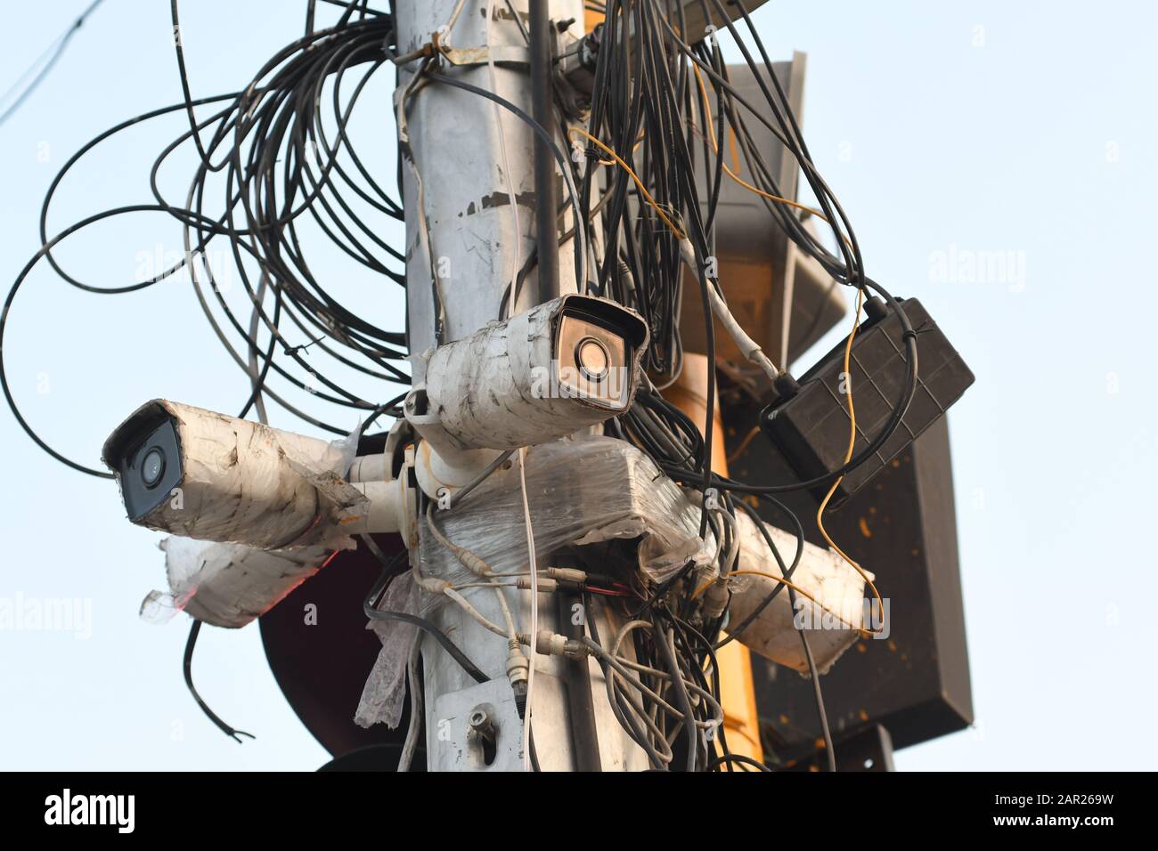 Neu Delhi, India. 25th Jan, 2020. Surveillance cameras can be seen on a ...