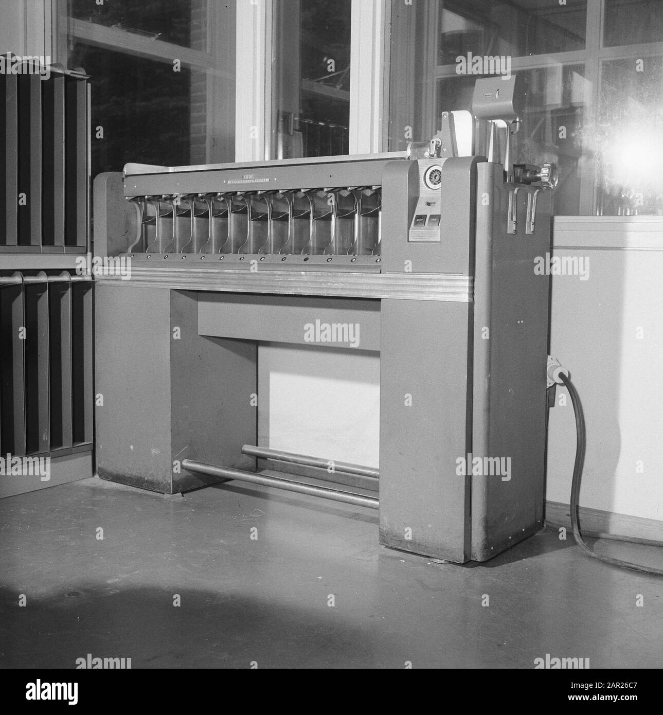 buildings and monuments knhm, machines, ibm sorting machine type 082 ...