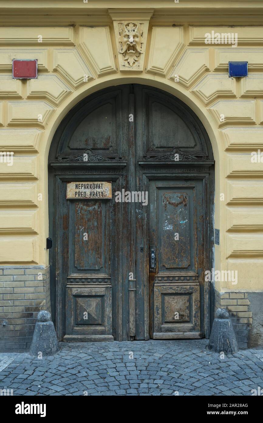 Historic door in a urban street Stock Photo - Alamy