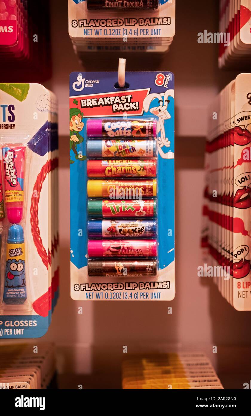 Tchotchke shop hi-res stock photography and images - Alamy