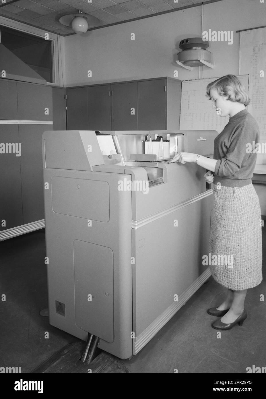 buildings and monuments knhm, typewriters, ibm type 650 magnetic drum ...