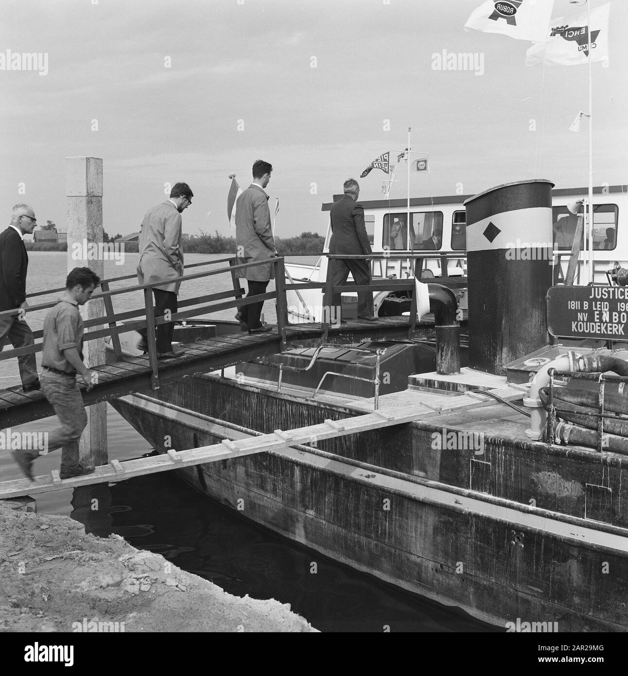 Cove river Black and White Stock Photos & Images - Alamy