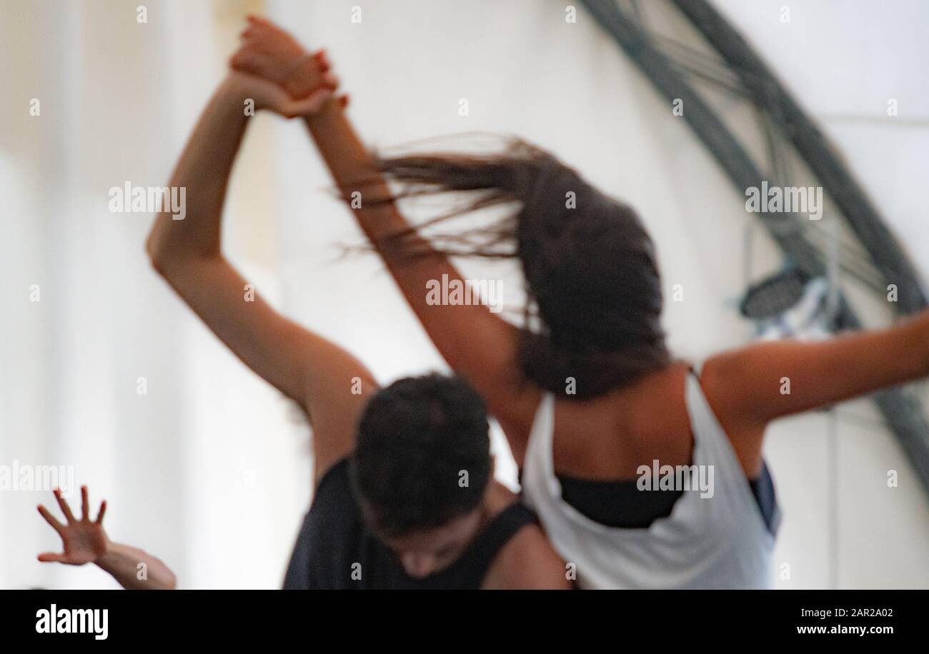 Contact improvisation dance hi-res stock photography and images - Alamy