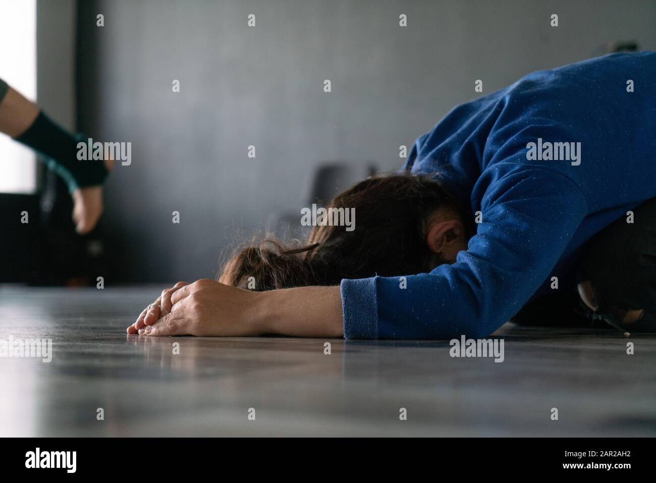 Contact improvisation dance hi-res stock photography and images - Alamy