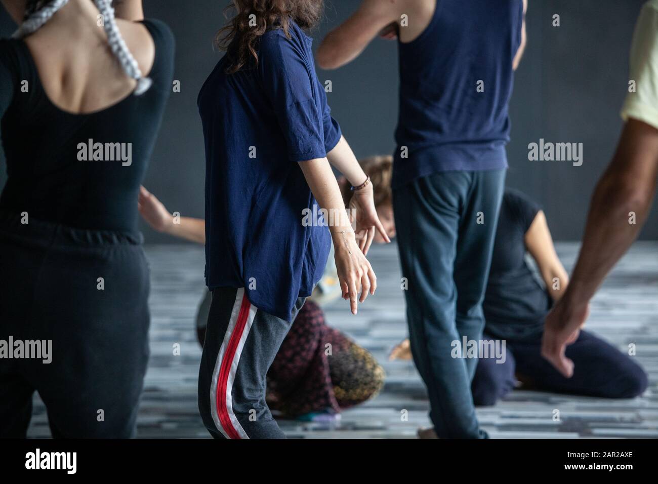 Contact improvisation dance hi-res stock photography and images - Alamy