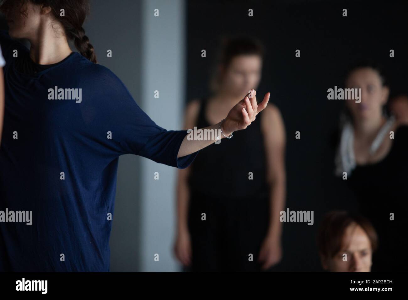Contact improvisation dance hi-res stock photography and images - Alamy
