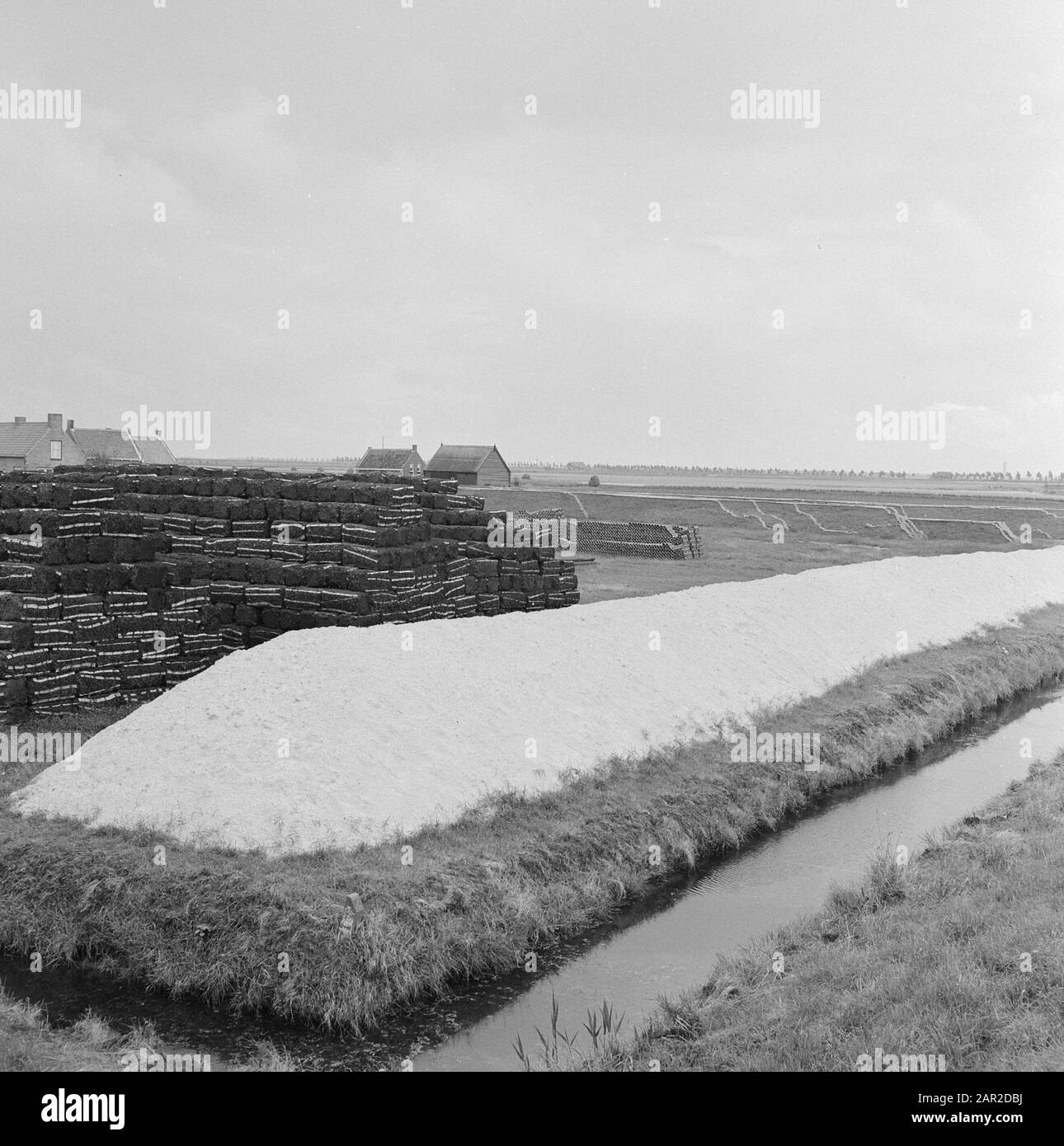 drainage, storage facilities, peat litters, drainage pipes, Sint ...