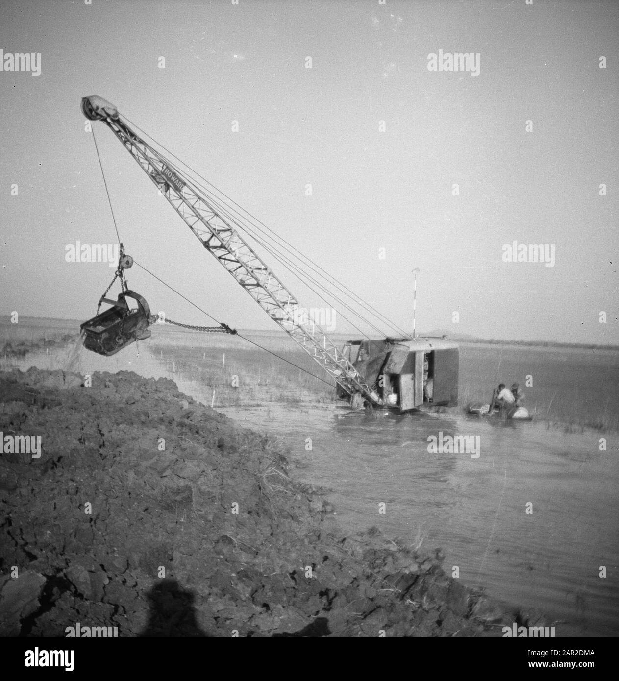 Draglines hi-res stock photography and images - Alamy