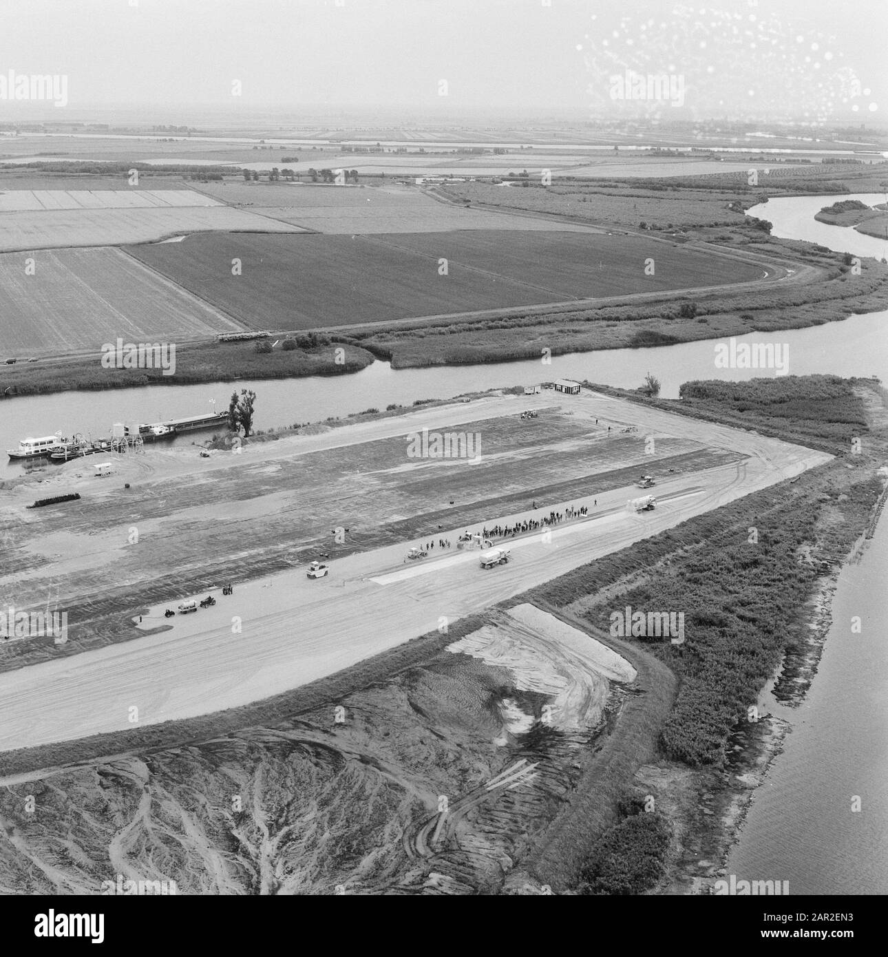 rivers, shipping, work Date: undated Keywords: rivers, shipping, work ...