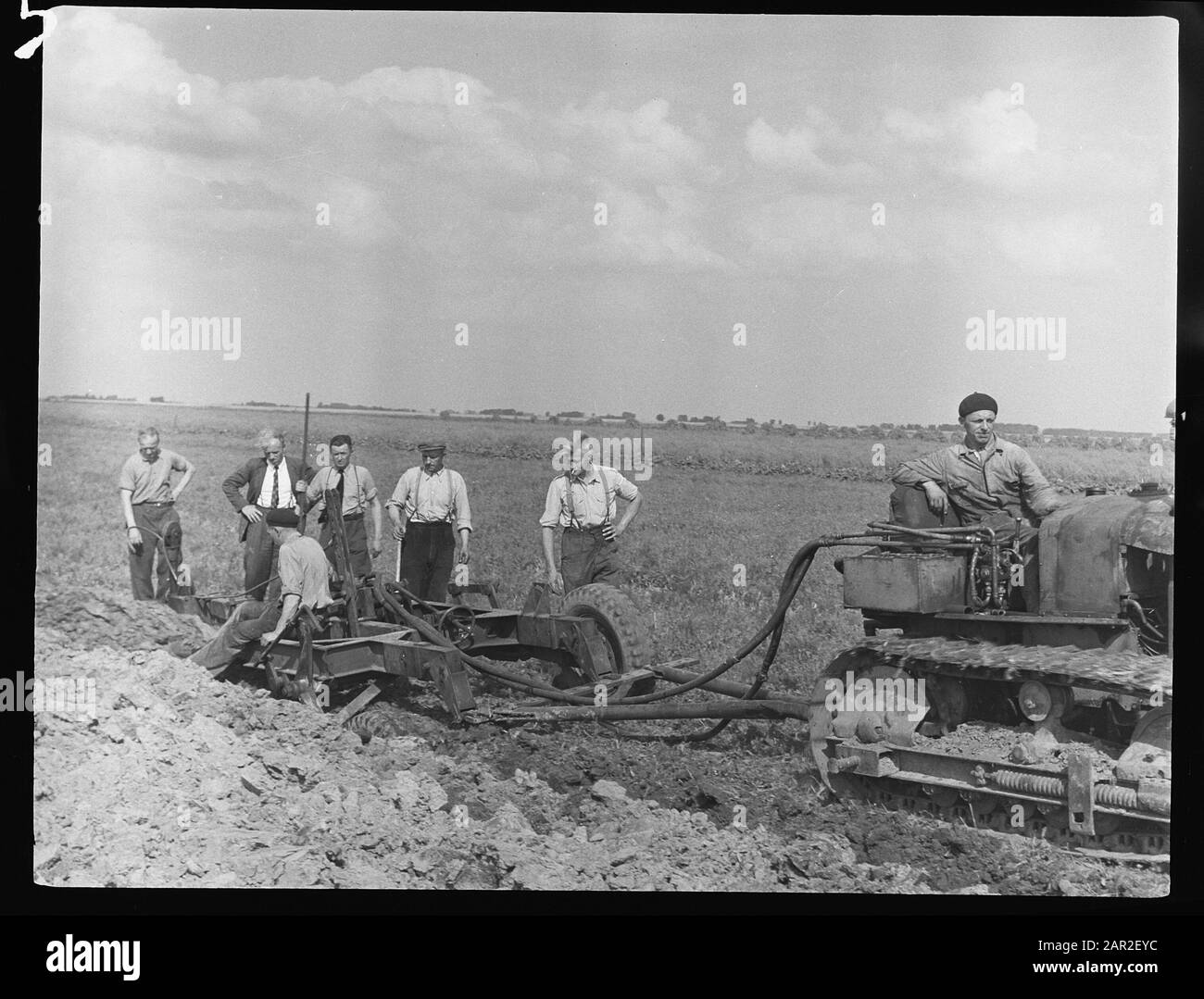Agricultural farm farming work workers worker Black and White Stock ...
