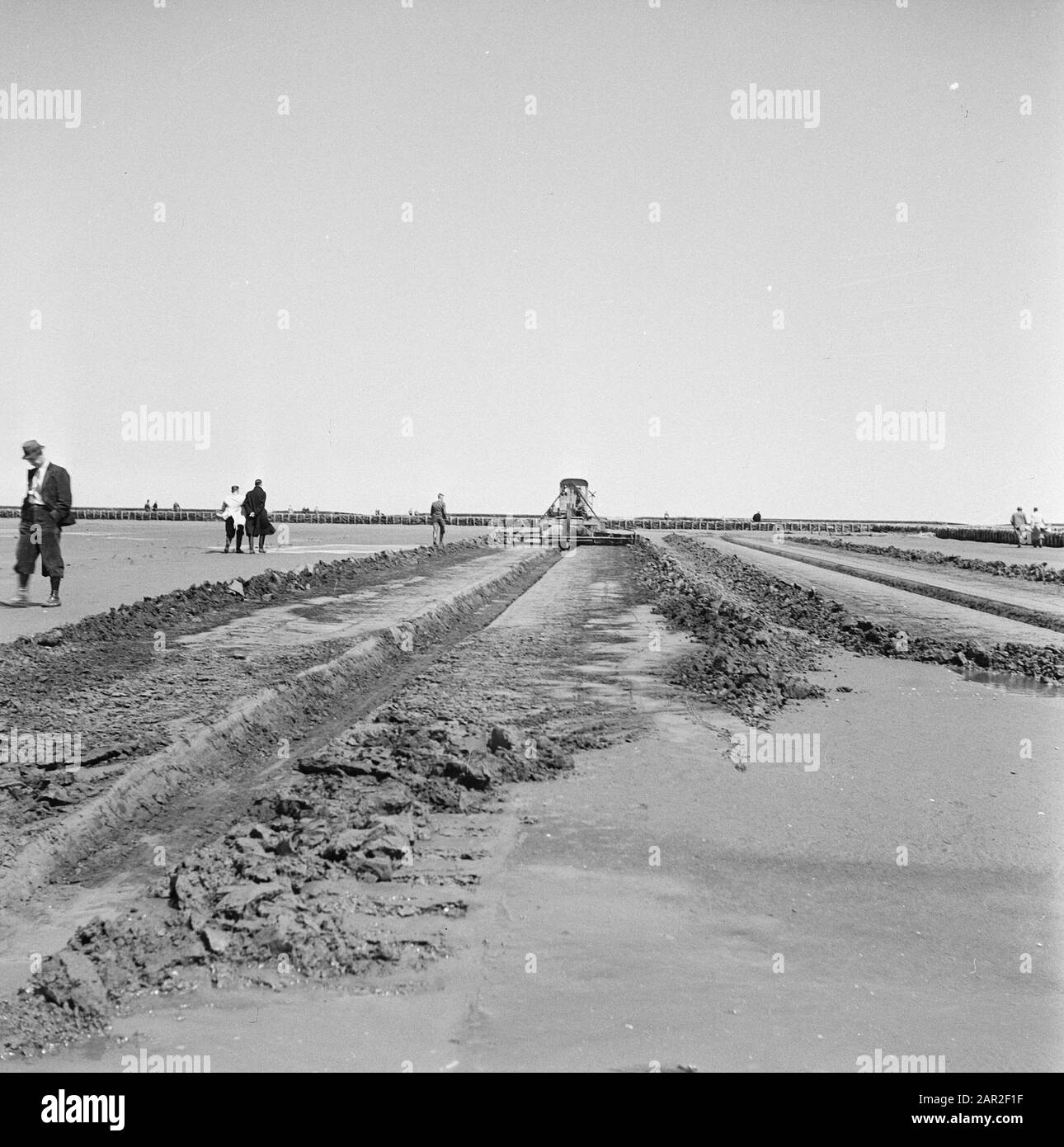 Fieldwork operations Black and White Stock Photos & Images - Alamy