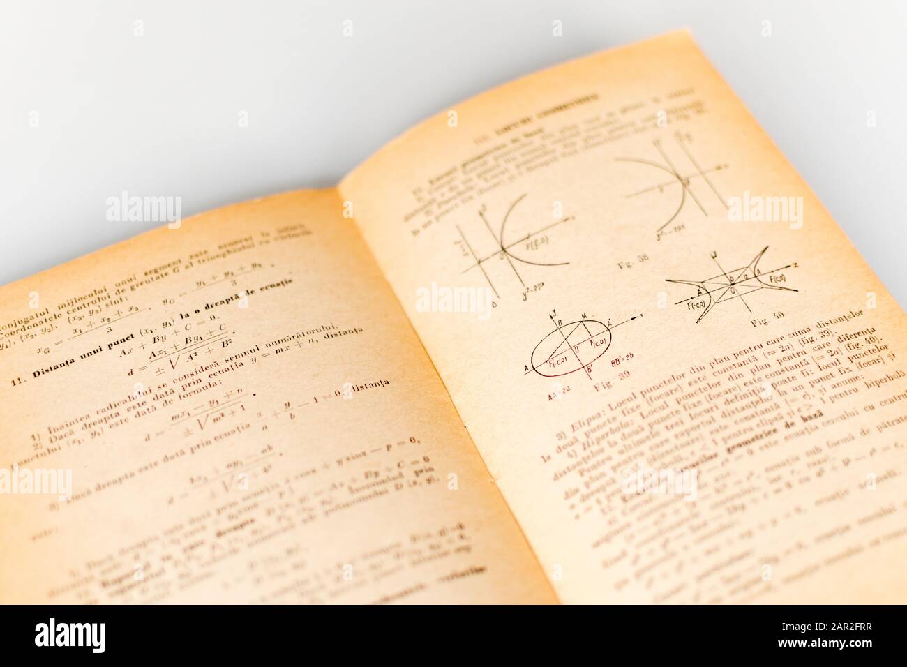 Math equations hi-res stock photography and images - Alamy