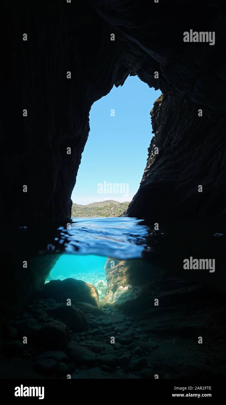 Small cave hi-res stock photography and images - Alamy