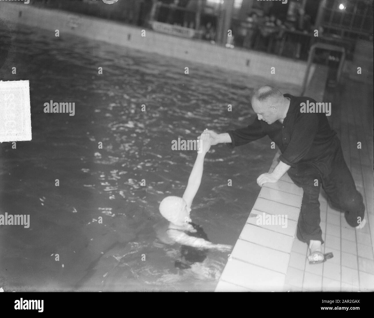 English swimmer barbara bishop Black and White Stock Photos & Images ...