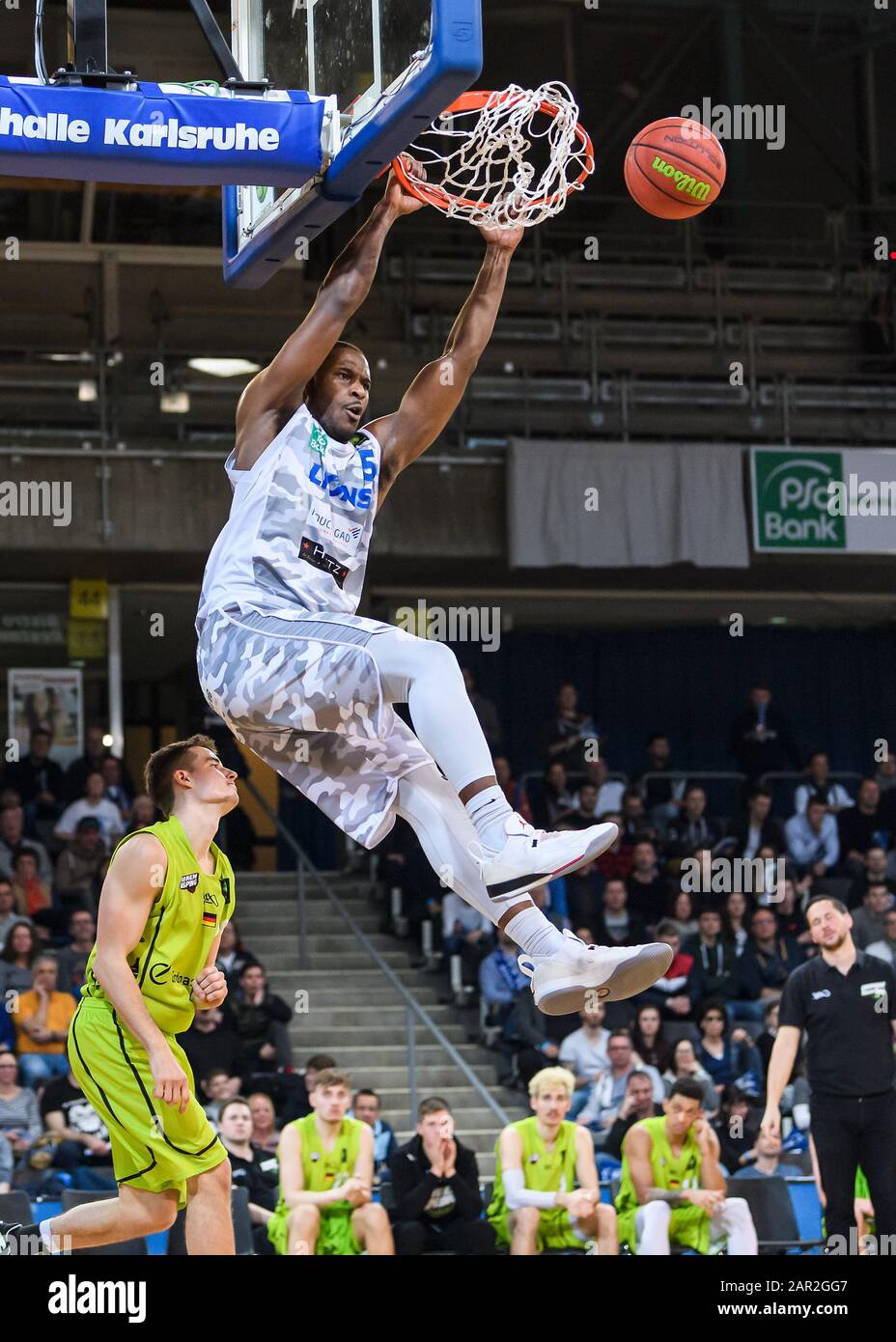 Brandon Joseph Conley (Lions) in duels with Cullen Jacob Neal (Ehingen ...