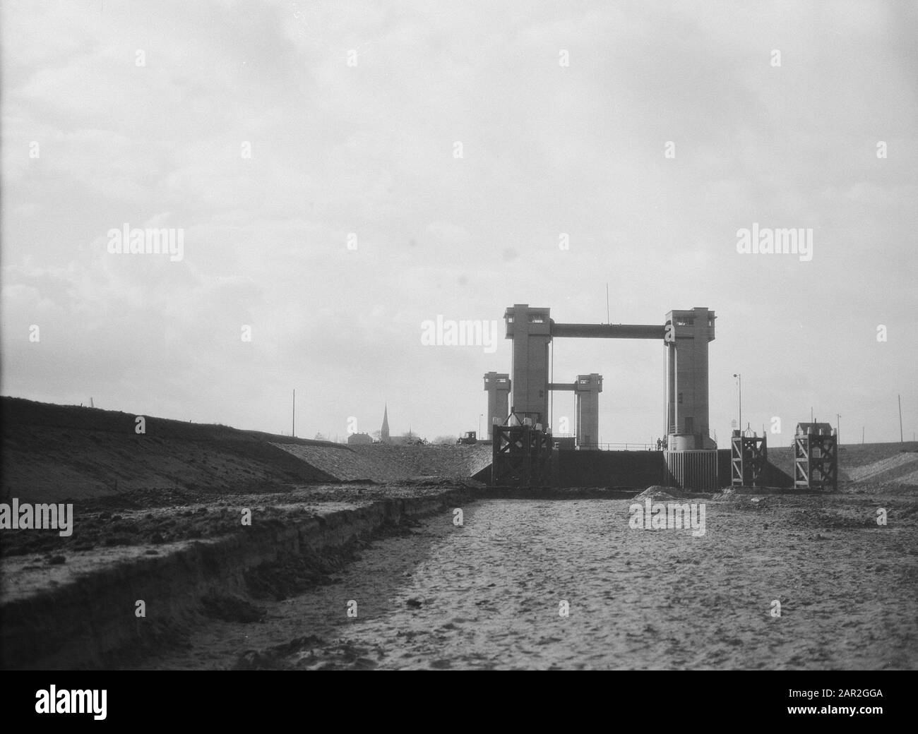 landscapes, pillars, tools Date: undated Keywords: landscapes, pillars ...