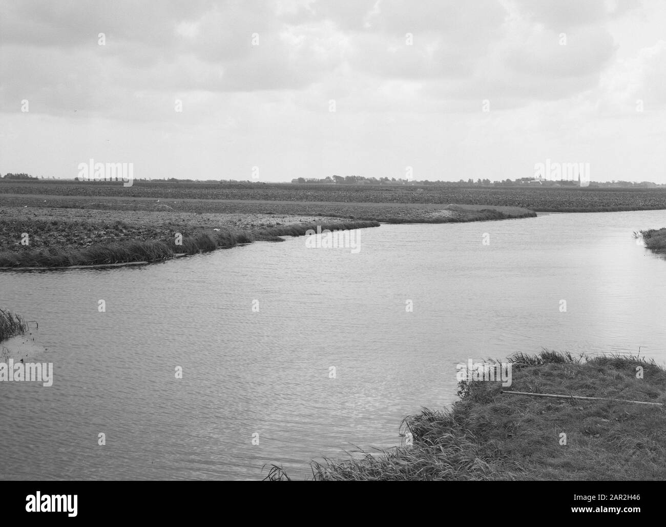 Navigable locks Black and White Stock Photos & Images - Alamy