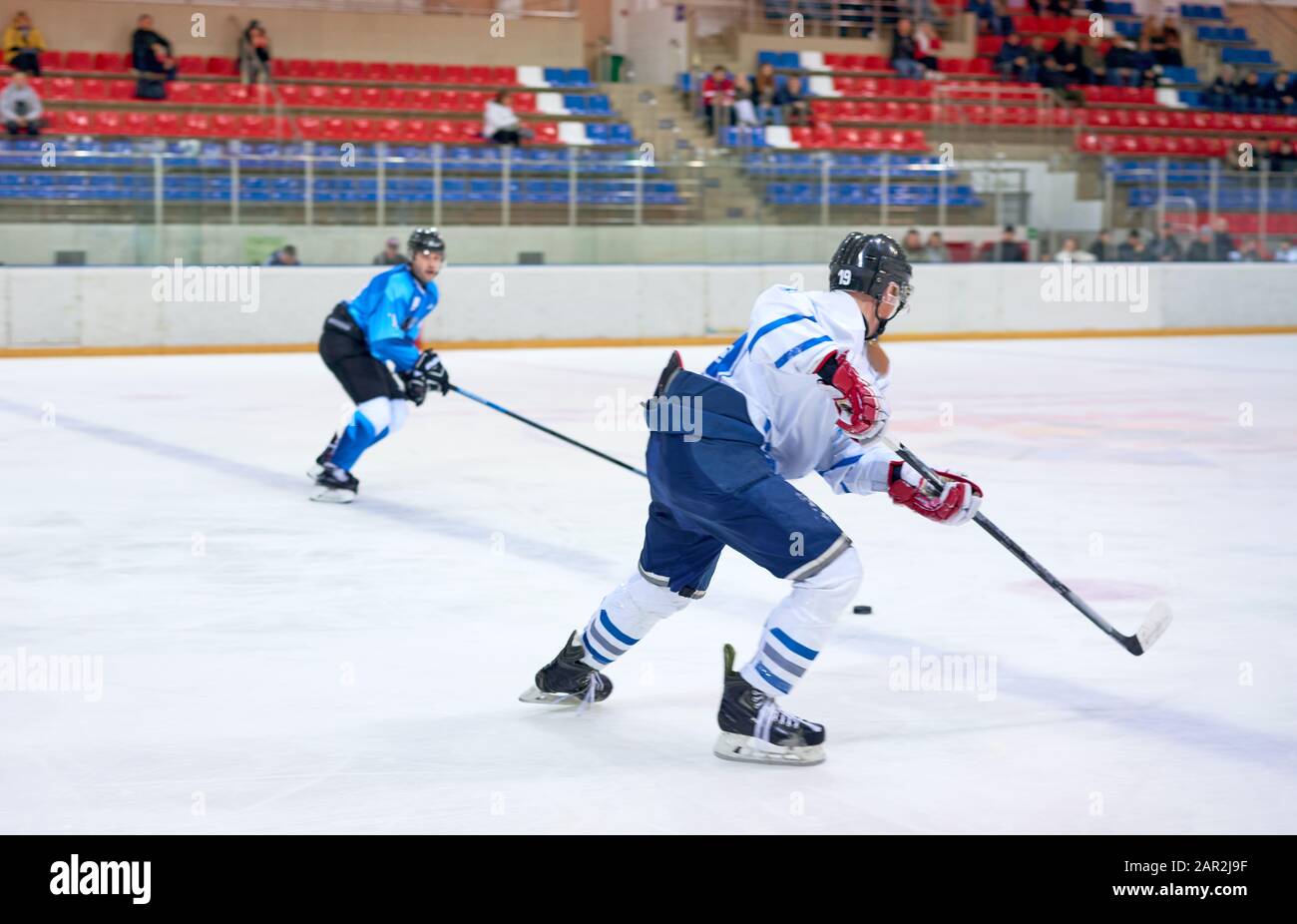 Junior ice hockey team hi-res stock photography and images - Alamy