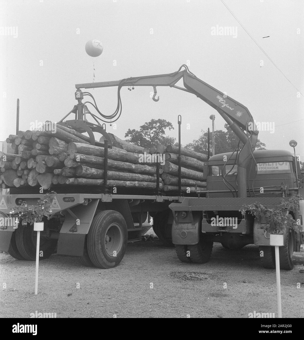 machines, tools, buildings, tow trucks, cars Date: undated Keywords ...