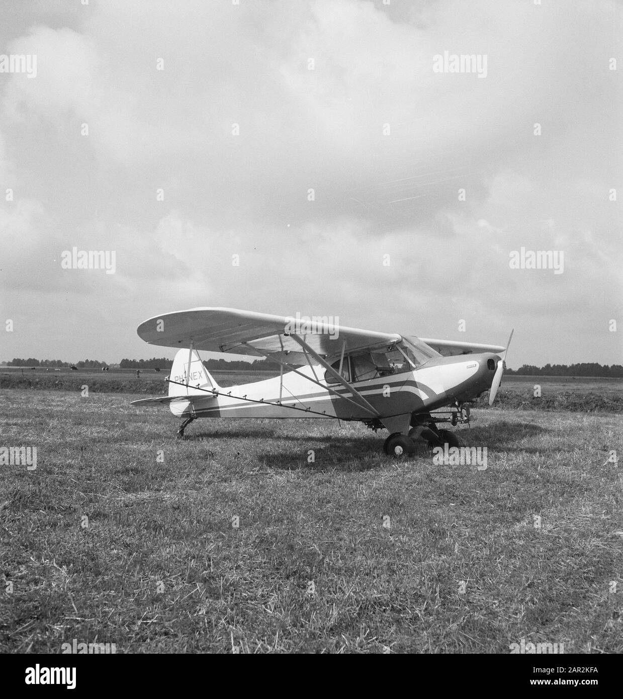Transport aircraft nose Black and White Stock Photos & Images - Alamy