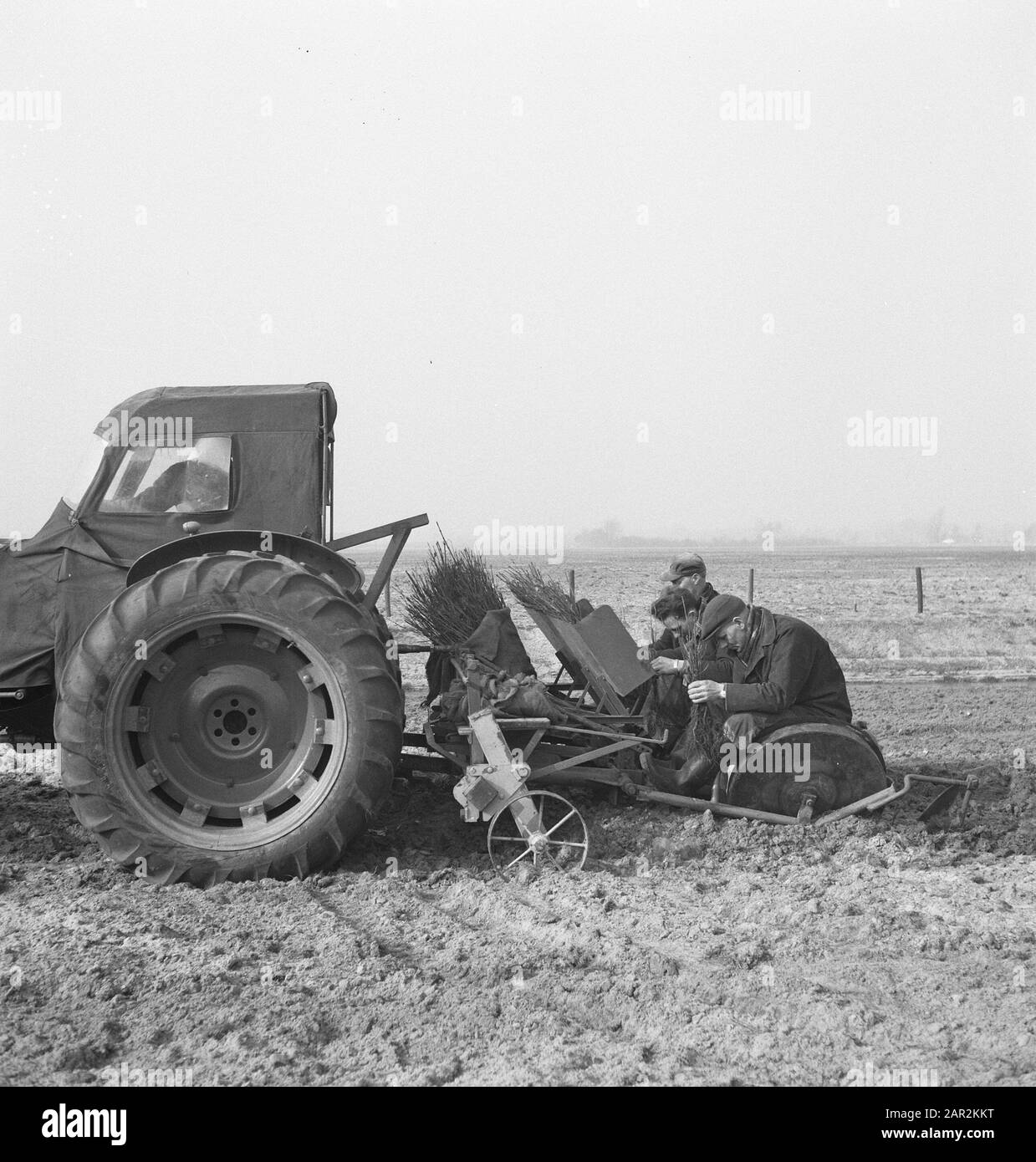 tillage, agricultural machinery, work, workers, planting work, Tractors ...
