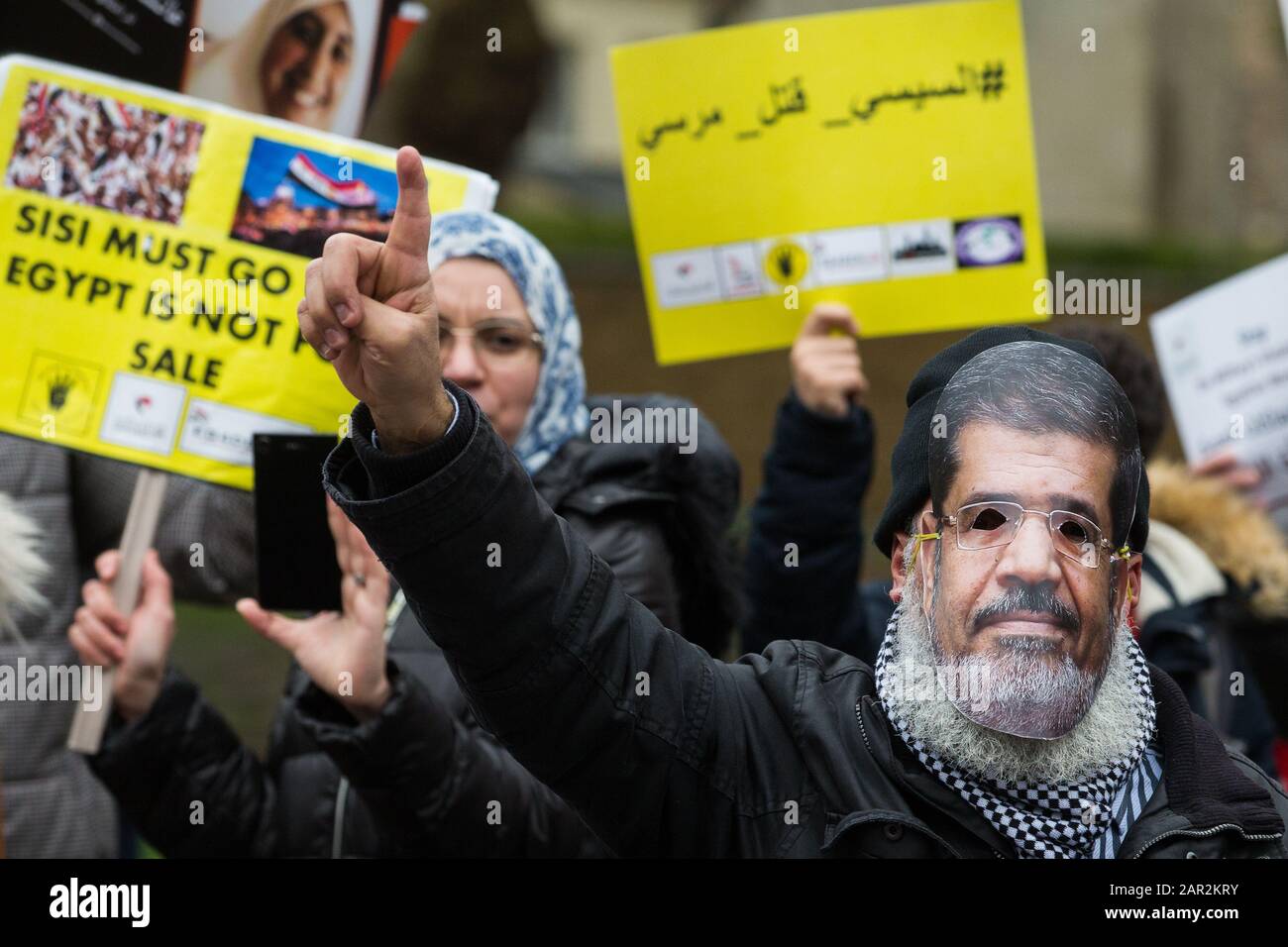 Mohamed morsi mask hi-res stock photography and images - Alamy