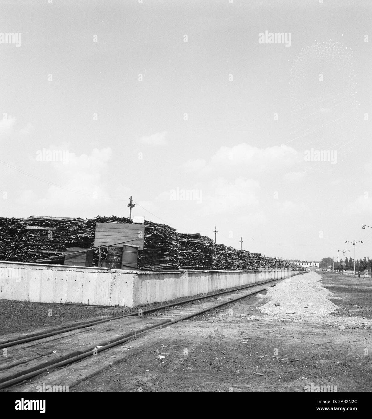 Storage climate Black and White Stock Photos & Images - Alamy