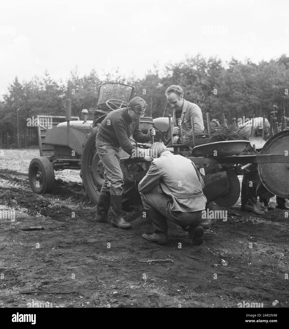 Agricultural farm farming work workers worker Black and White Stock ...