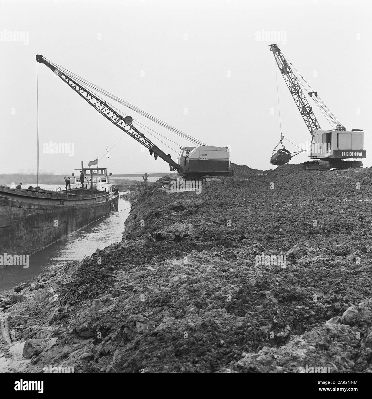 water, work, boats, draglines, workers Date: undated Location ...