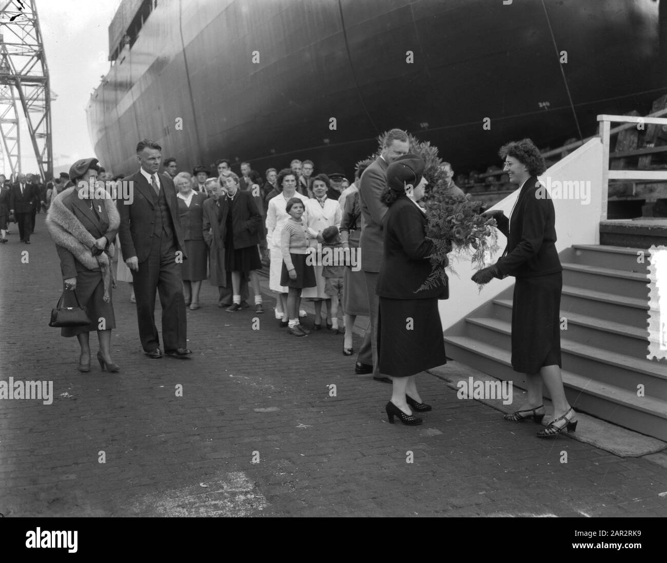 Launching ship hi-res stock photography and images - Alamy