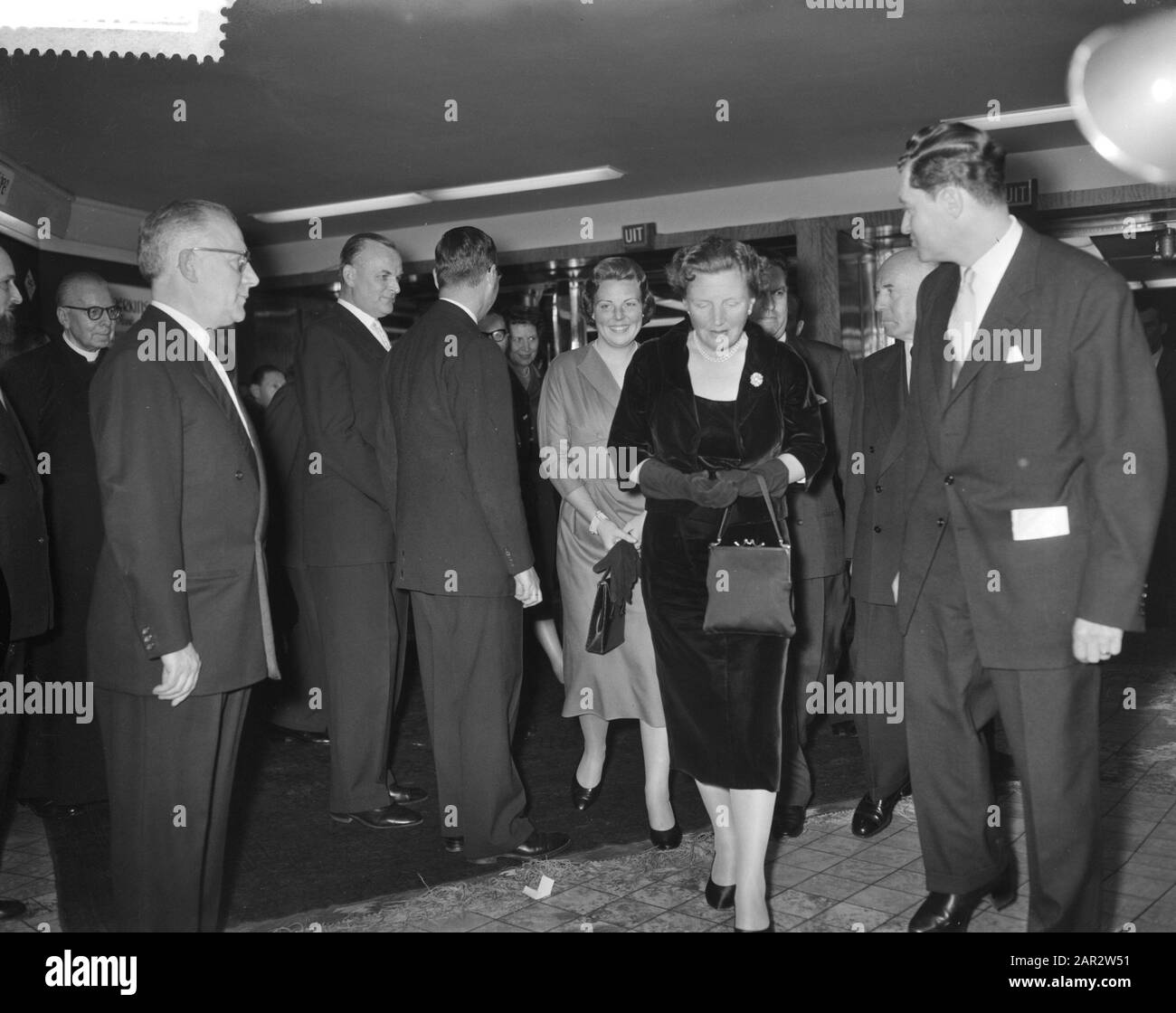 Queen Juliana and Her Royal Highness Princess Beatrix attend the ...
