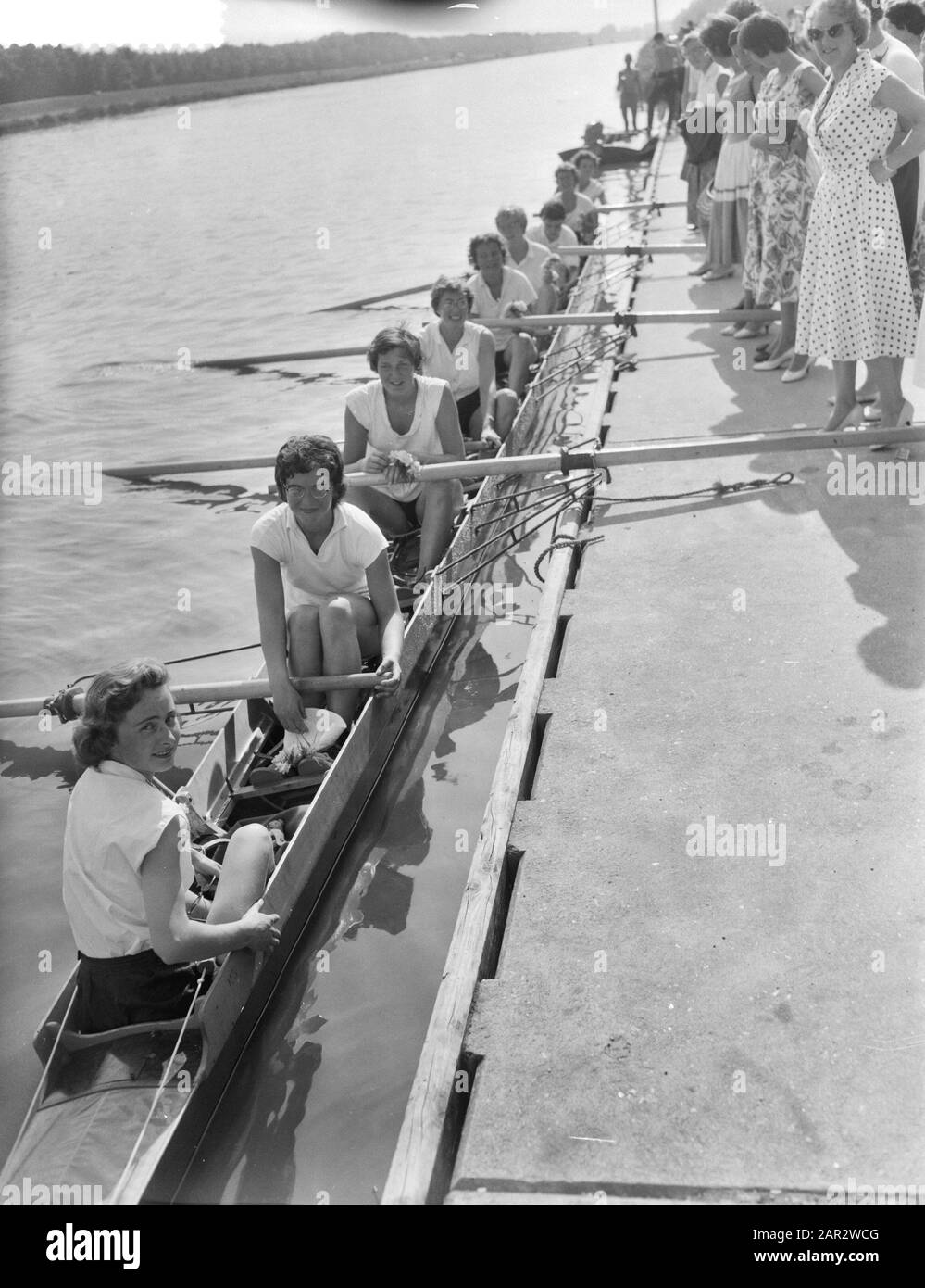 Dutch rowing championships Bosbaan, champion ladies eights (De Vliet ...