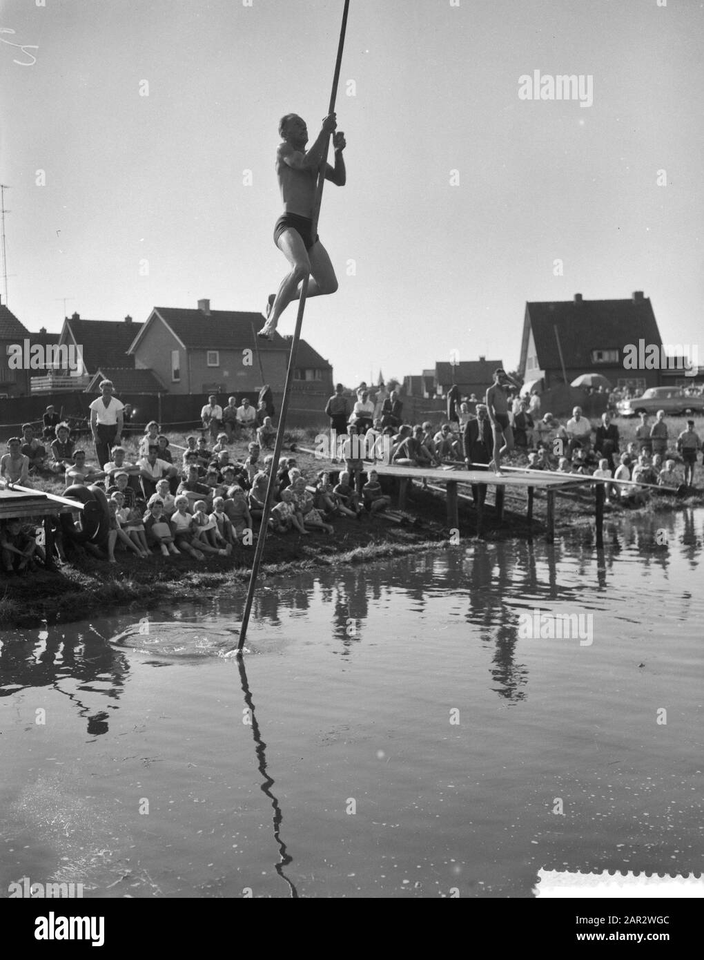 Championship of Dutch pole long jump in Apeldoorn, H. Roorda from Women ...