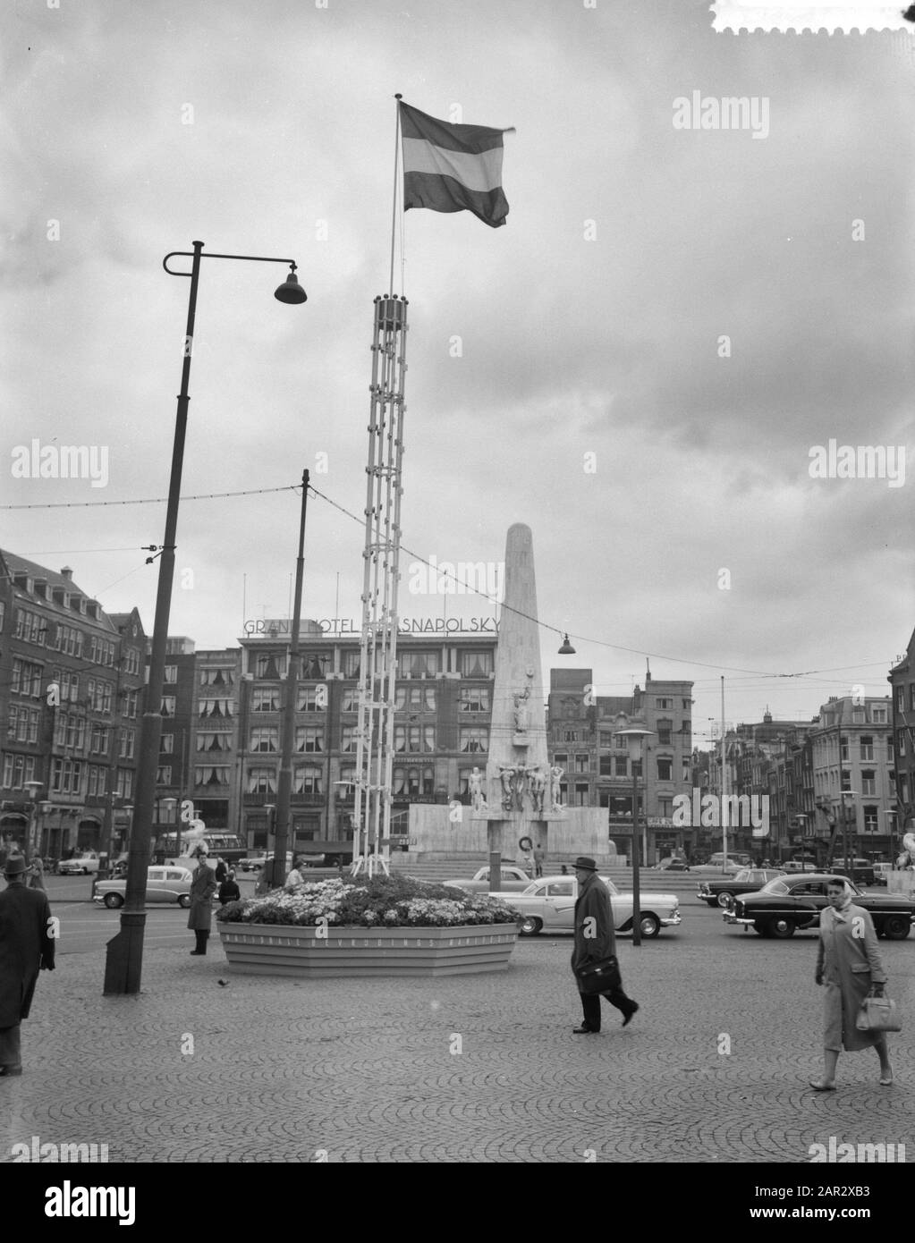 Joy thermometer op de Dam put into use Date: April 26, 1960 Keywords ...