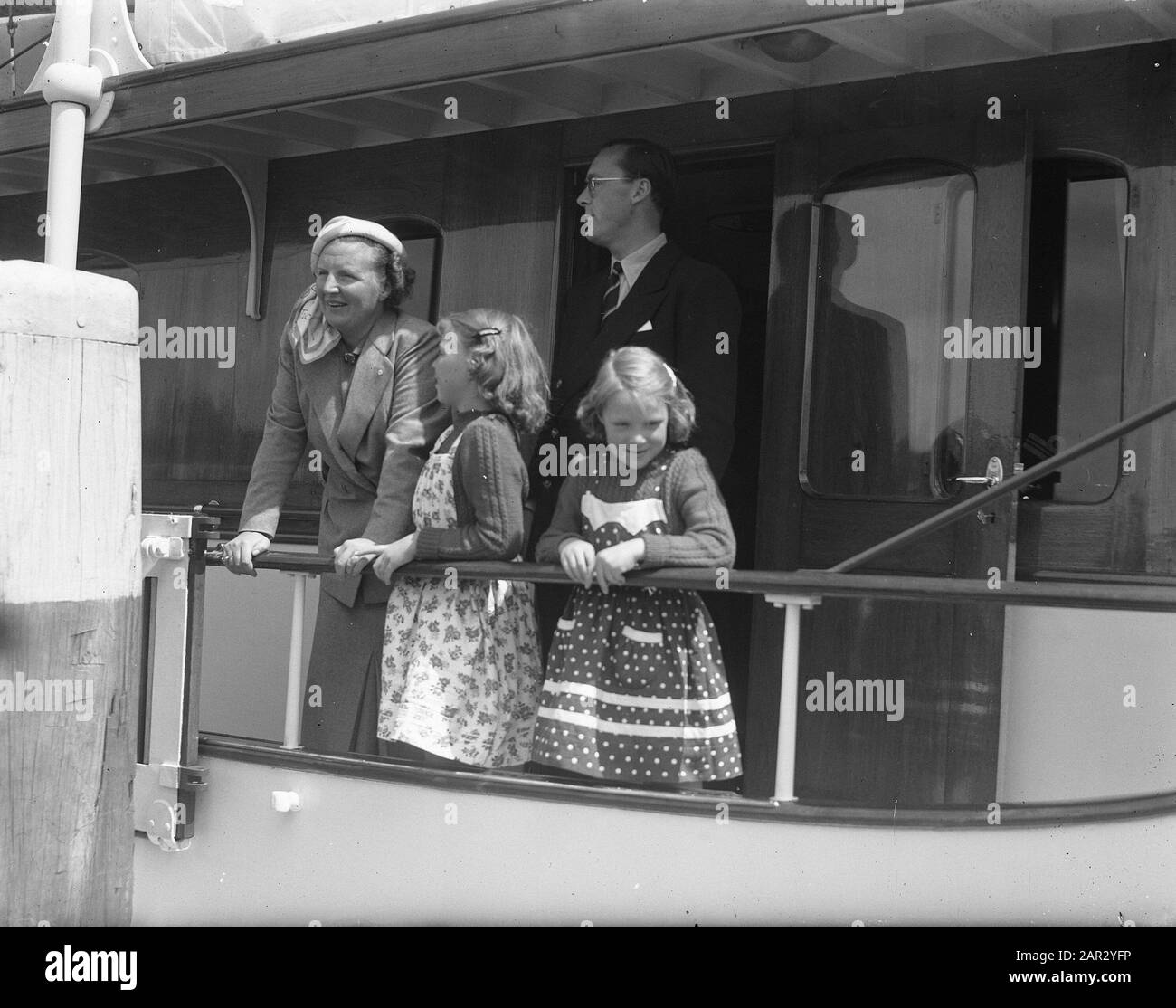 Princely family on Terschelling Princely family aboard Piet Hein Date ...