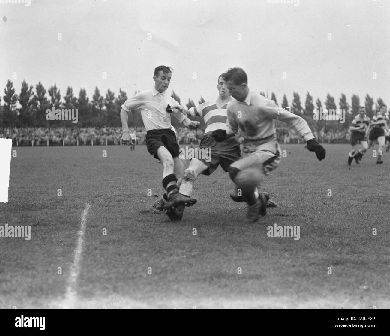 Game Moment Date: September 24, 1950 Keywords: sport, football Stock ...