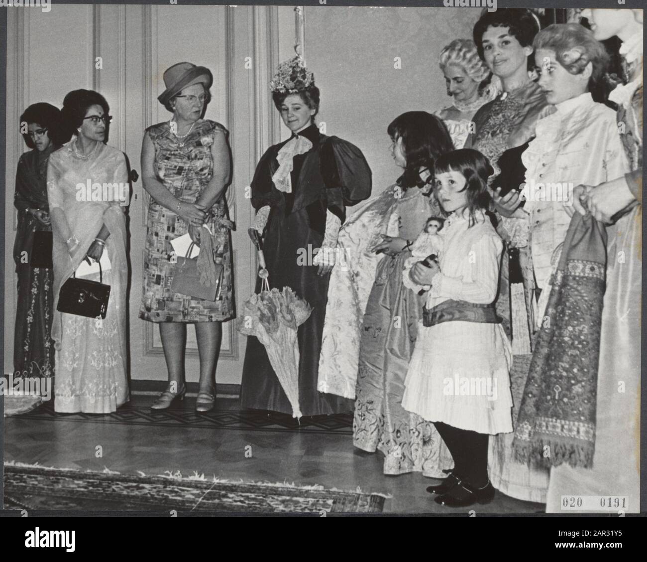 Queen ratna of nepal hi-res stock photography and images - Alamy