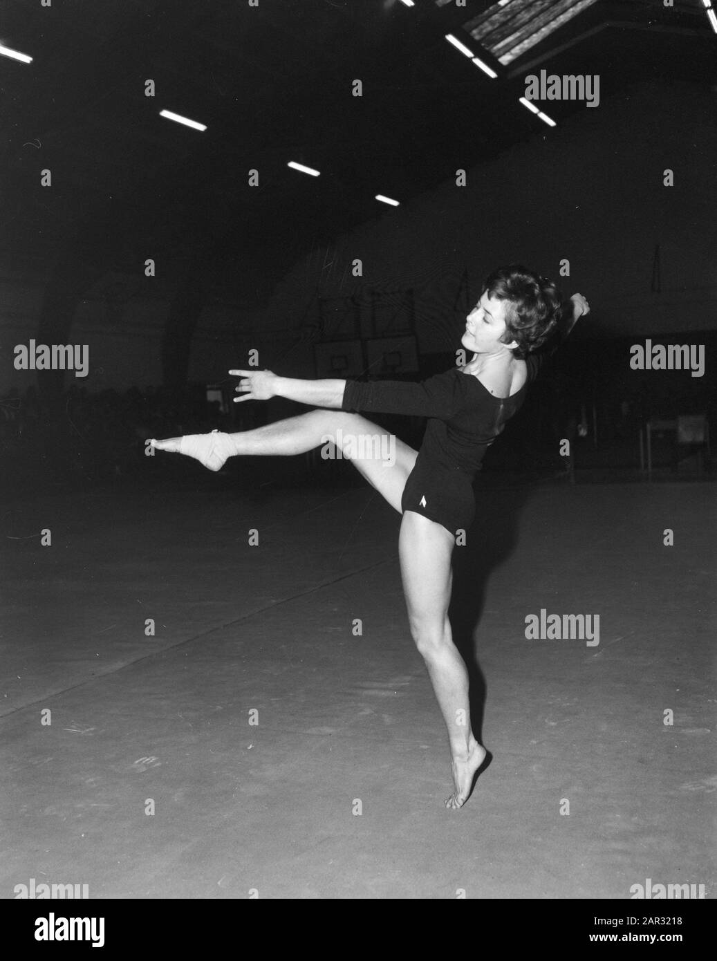 Womens gymnastics hi-res stock photography and images - Alamy