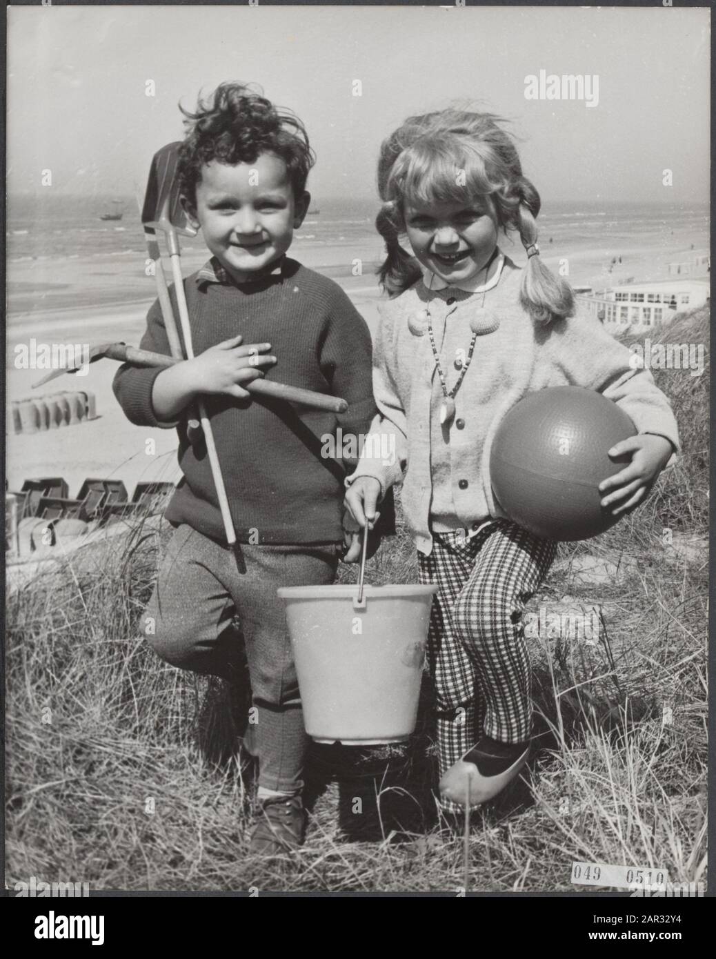 beaches, children, toys, spring, Joeke Date: April 15, 1964 Location ...
