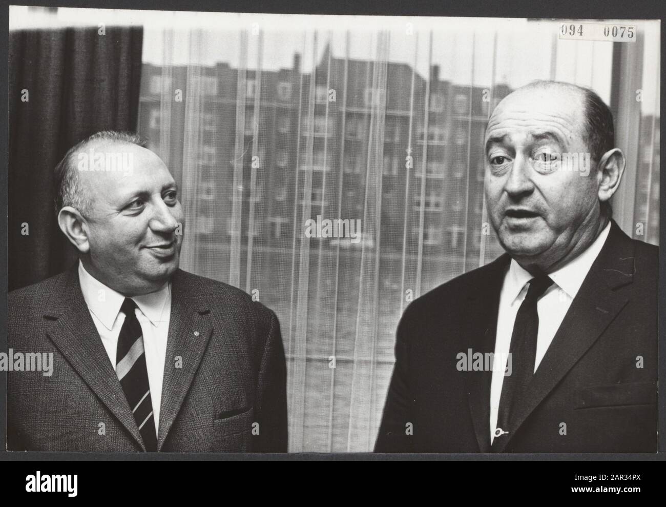 Israeli general yoffe explains hi-res stock photography and images - Alamy