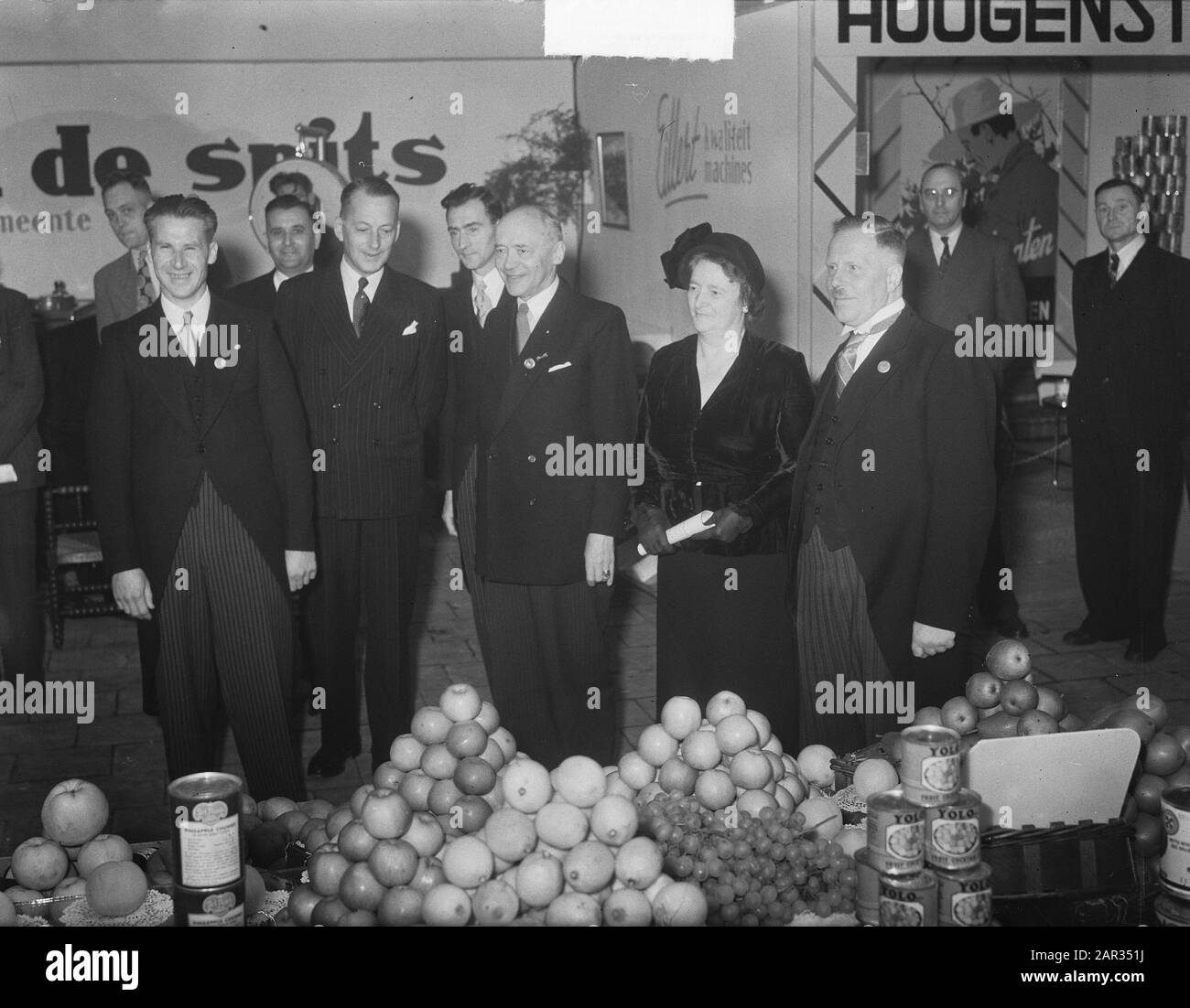 Fruit exhibition Beatrixhal in Utrecht Date: October 3, 1950 Location ...