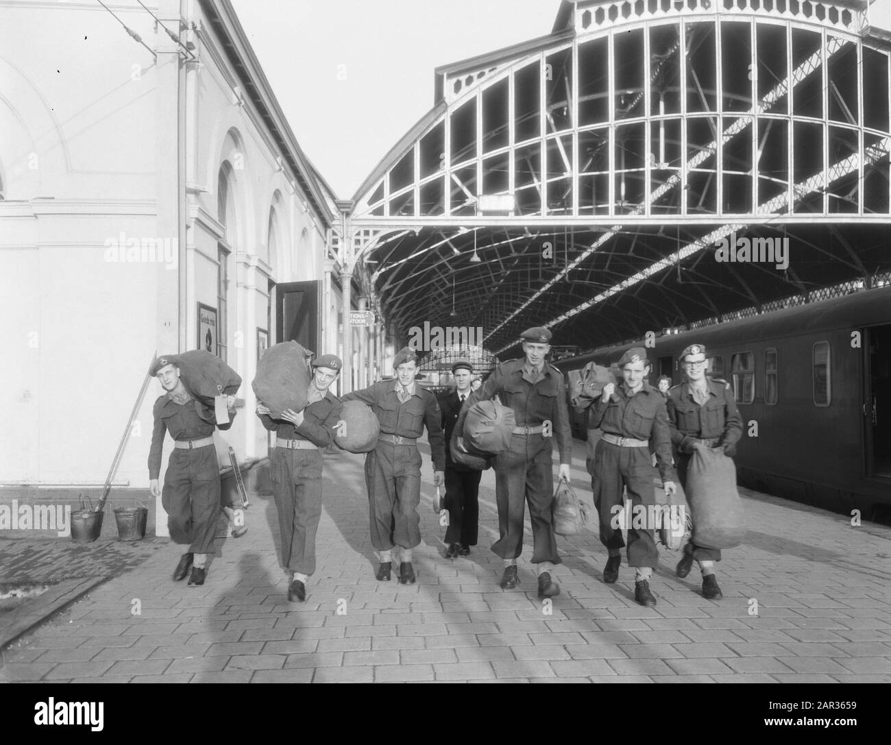 Under service leaving soldiers to first exercise Date: November 5, 1954 ...