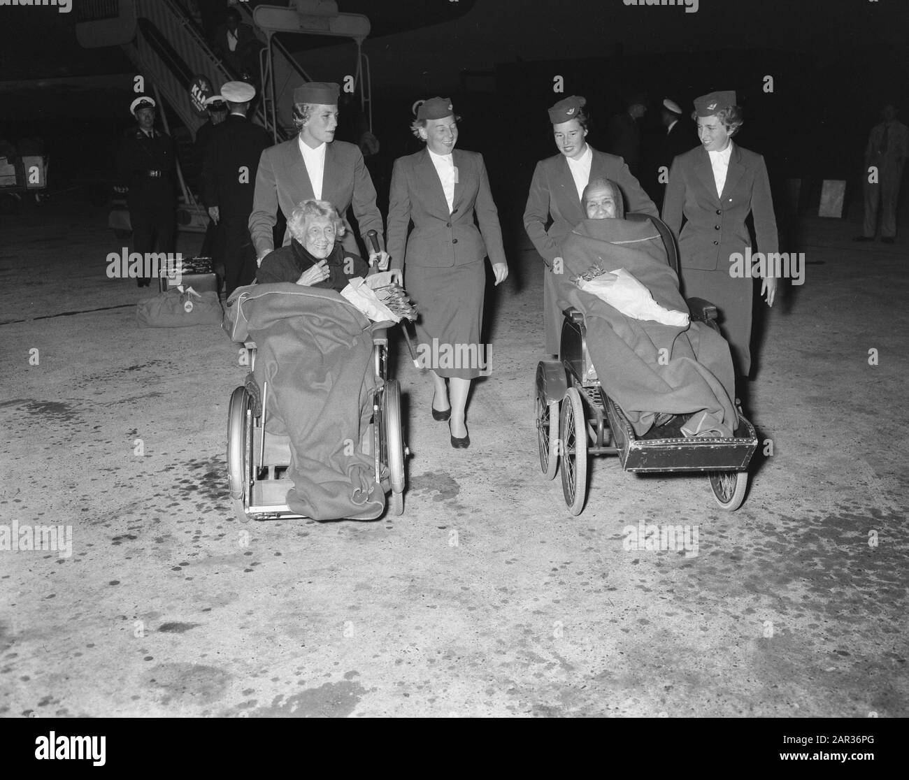Mrs Veerkamp van Straten 92 (left) and Mrs Lagendijk 87 (right) Date: 4 ...