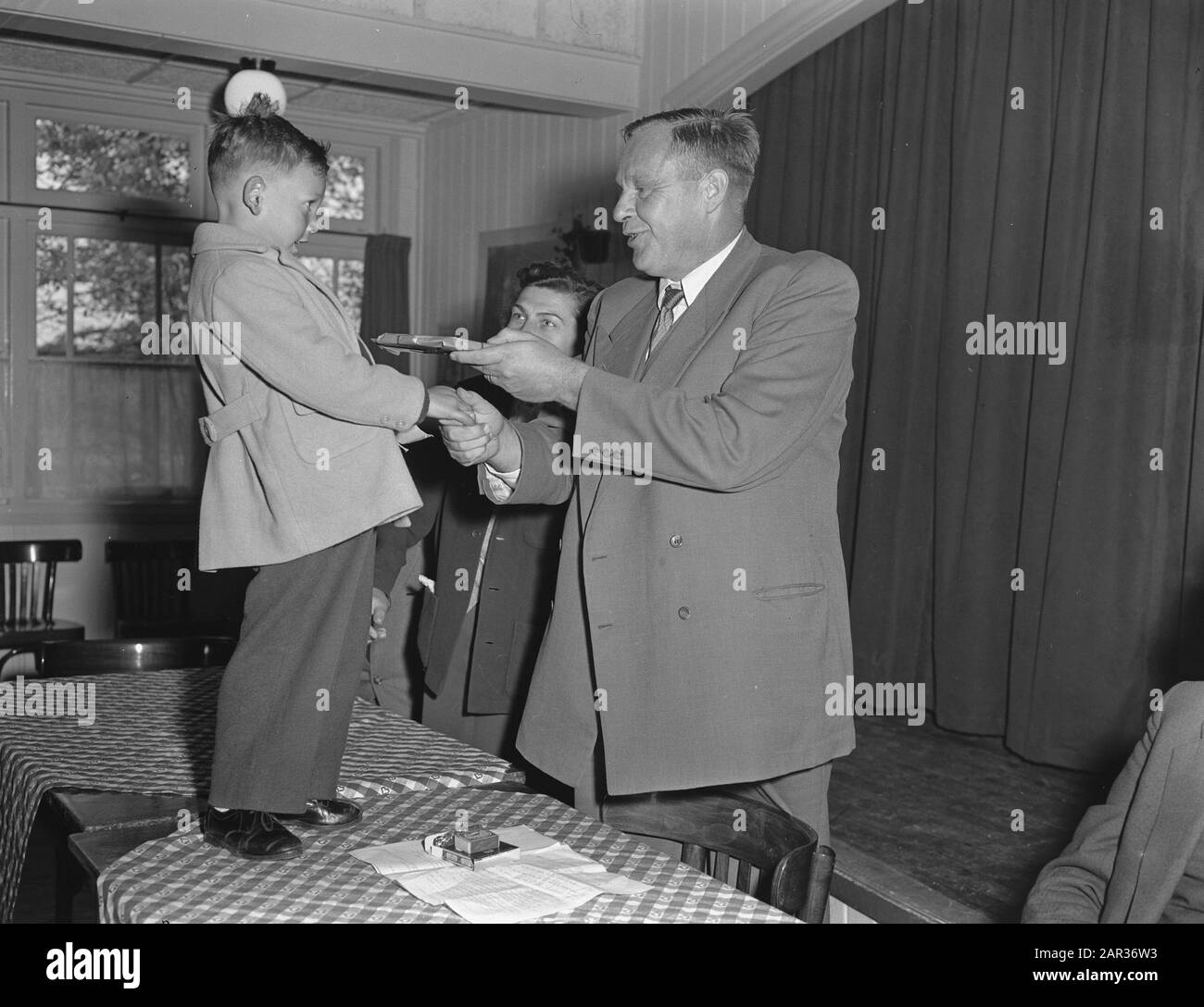 Arrival of displaced persons in America The first group of refugees ...