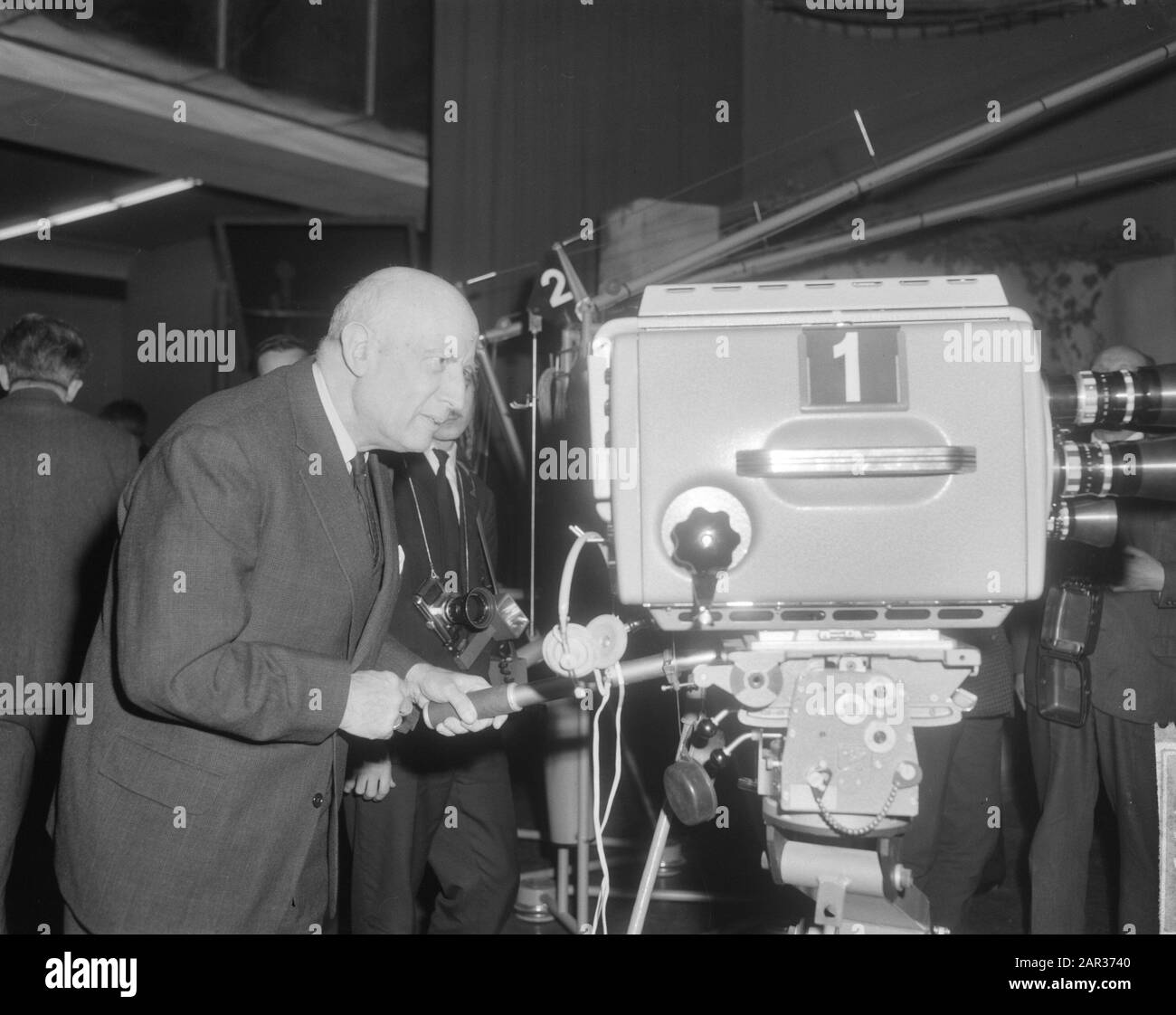 Alderman dr. J. Koets, television studio in Amsterdam open, dr. P.J ...
