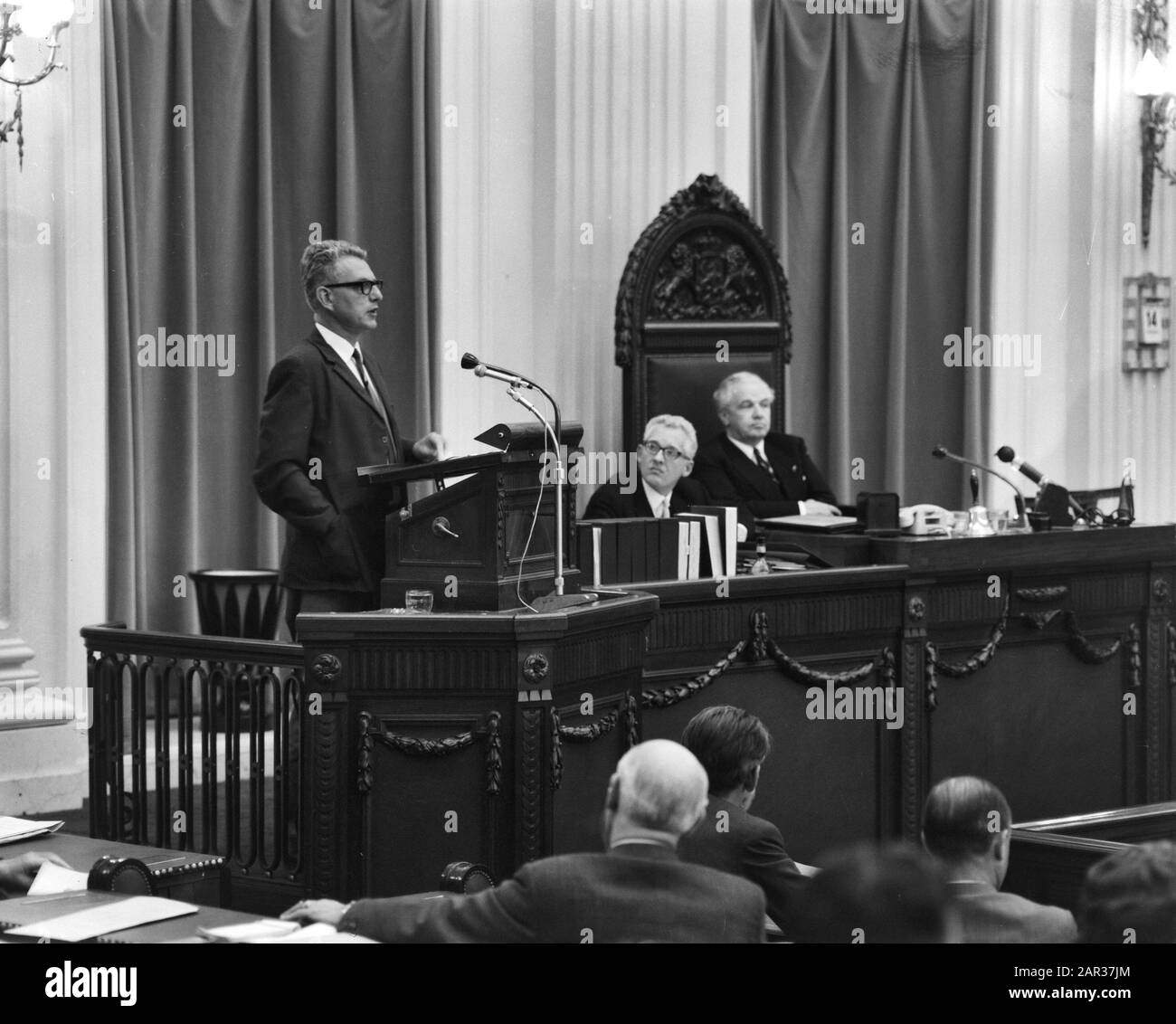 Interpellation second chamber hi-res stock photography and images - Alamy