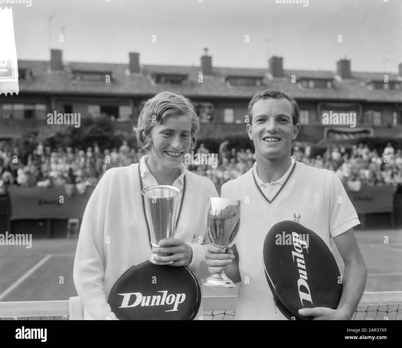 Dutch Tennis Championships, Tom Okker and Trudy Groenman Date: August ...