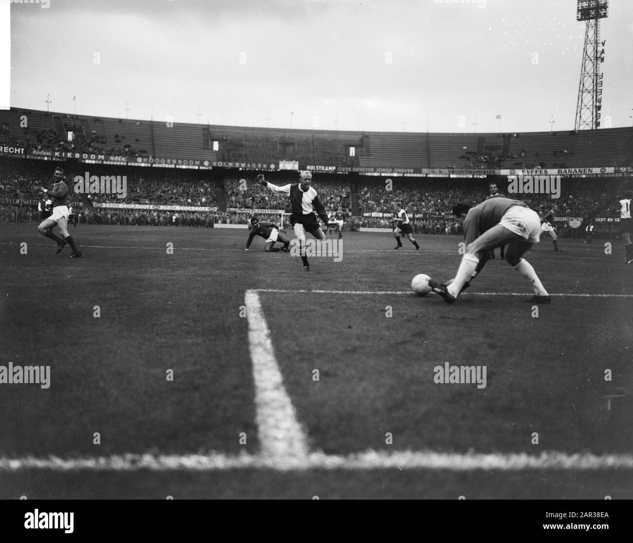 31 october 1965 hi-res stock photography and images - Alamy