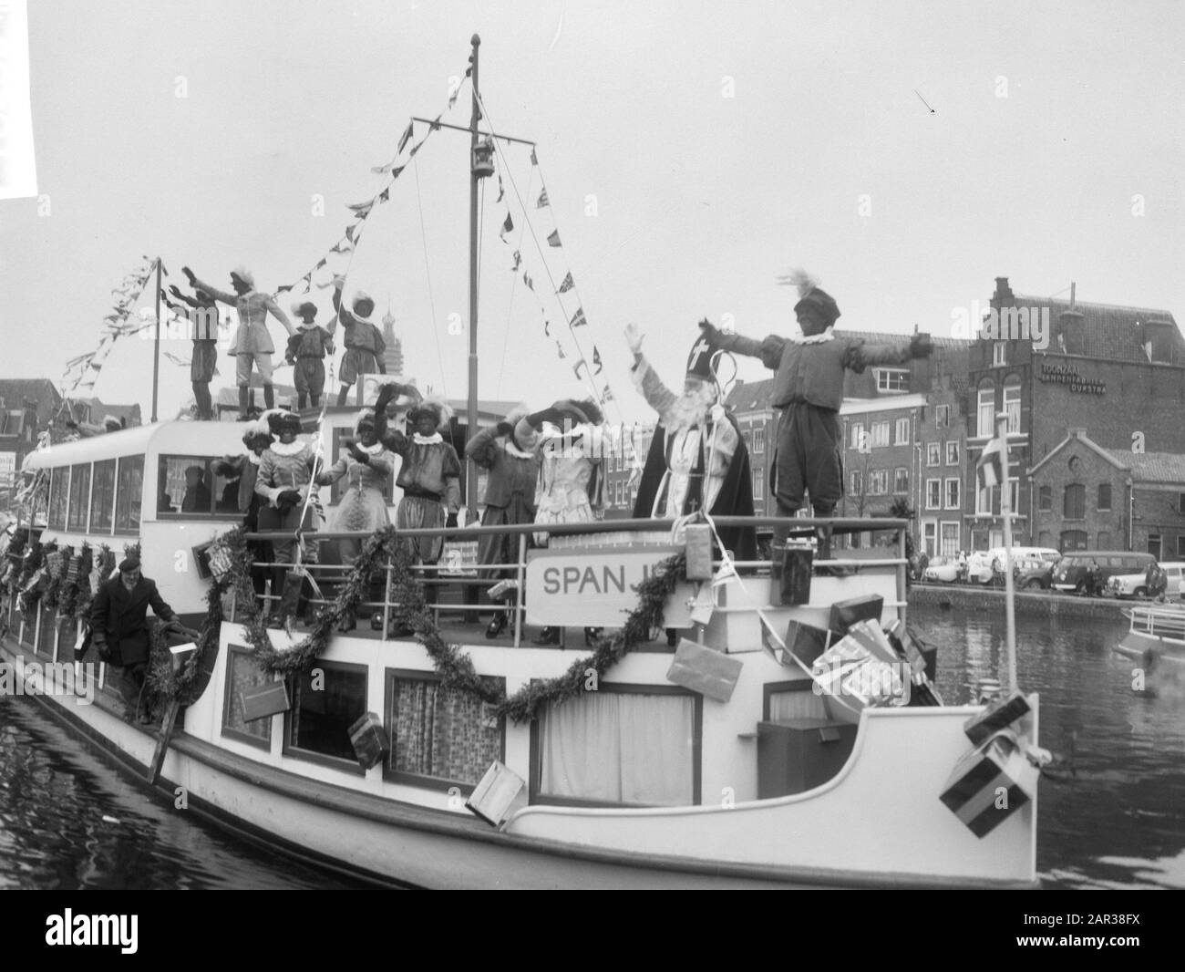 Sinterklaas boat hi-res stock photography and images - Alamy